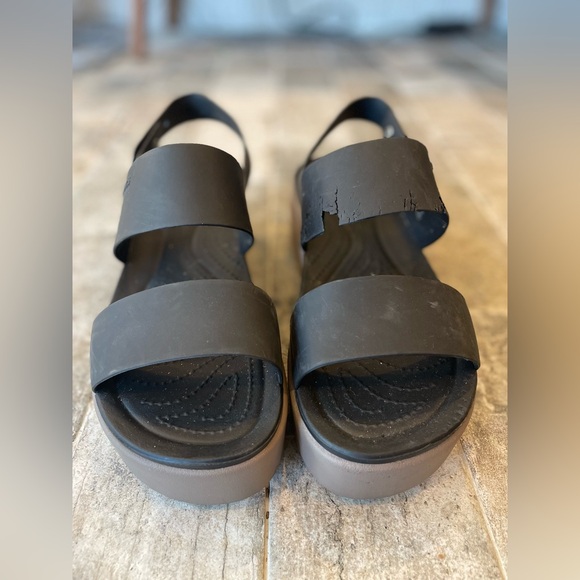CROCS | Shoes | Crocs Brooklyn Low Wedge Platform Left Shoe Damaged ...